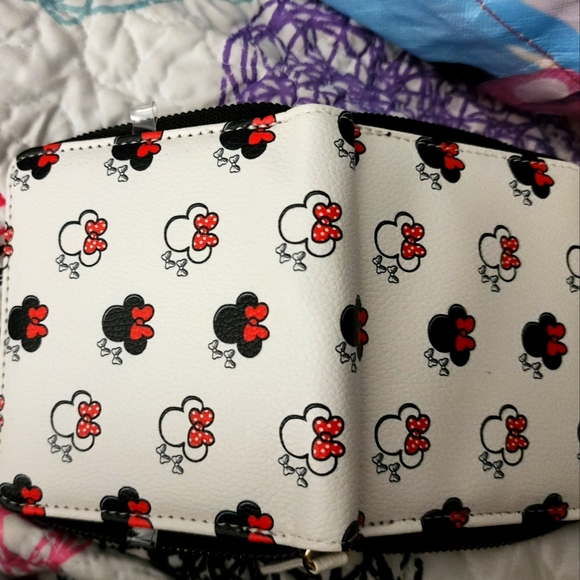 Disney | Bags | Disneys Minnie Mouse Wallet | Poshmark